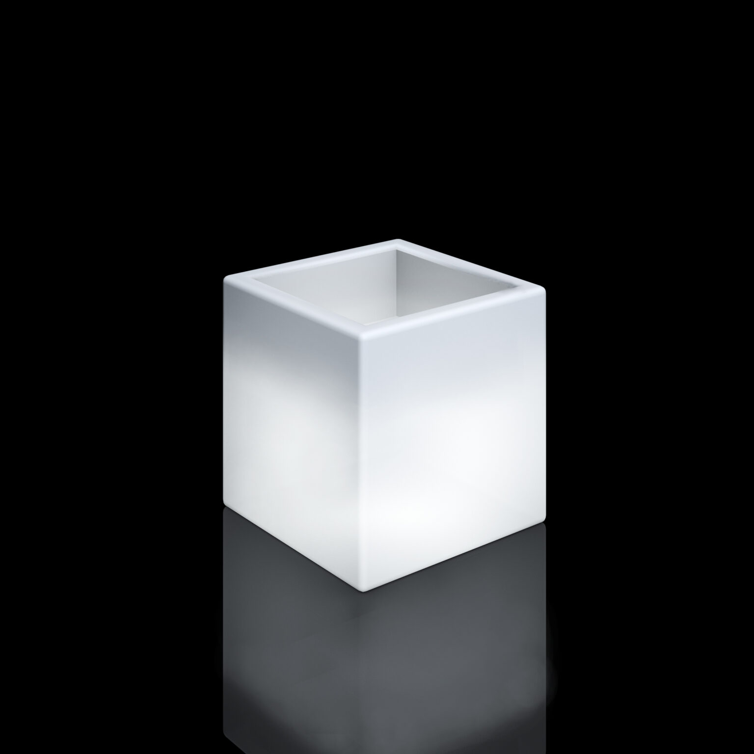 LED Plant Pots | Solar Illuminated Planters | Colorfuldeco